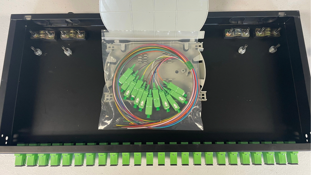 Fiber Optic Cabling vs. Cat6: Everything You Need To Know in 2023 ...